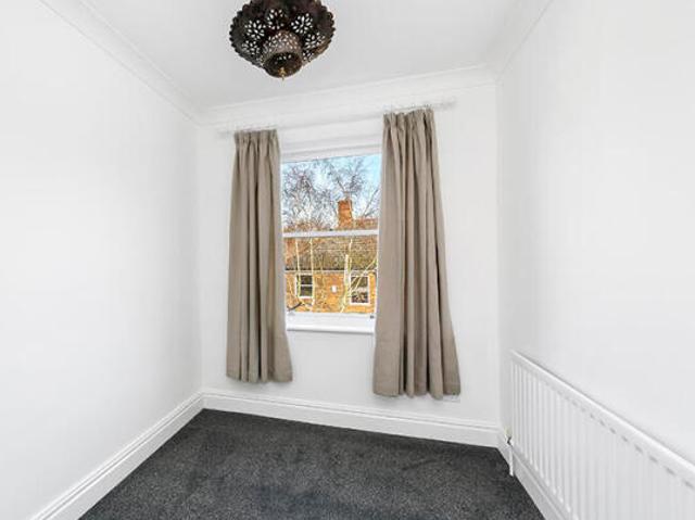 3 bedroom terraced house for rent in King George Square, Richmond, Surrey, TW10