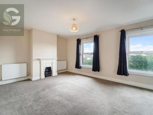 3 bedroom terraced house for rent in Kingston Road, Epsom, KT17