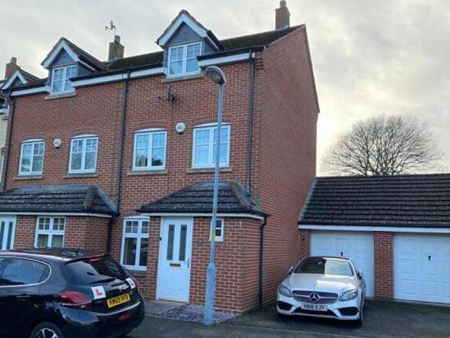 3 Bedroom Terraced House For Rent In Kings Norton