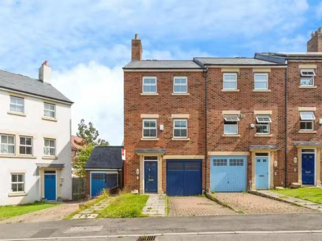 3 bedroom terraced house for rent in Kirkwood Drive, Durham, D.