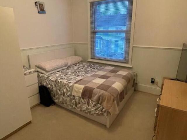 3 bedroom terraced house for rent in Howarth Road, London, SE2
