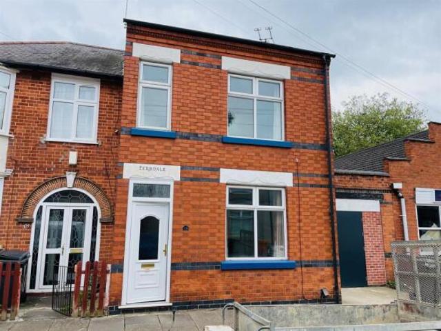 3 bedroom terraced house for rent in Hobson Road, Leicester, LE4