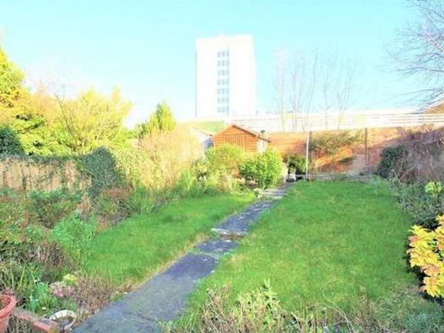 3 bedroom terraced house for rent in Holly Drive Potters Bar EN6