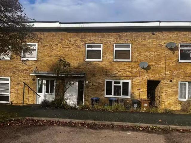 3 bedroom terraced house for rent in Honeysuckle Gardens, Hatf.