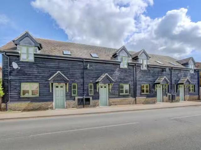 3 bedroom terraced house for rent in Hop Row, Haddenham, CB6