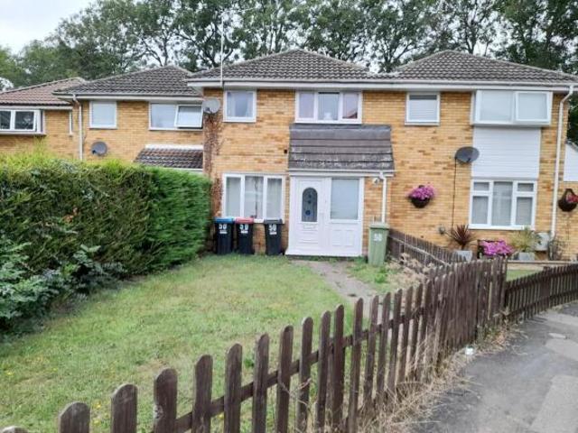 3 bedroom terraced house for rent in Hornbeam, Newport Pagnell, MK16