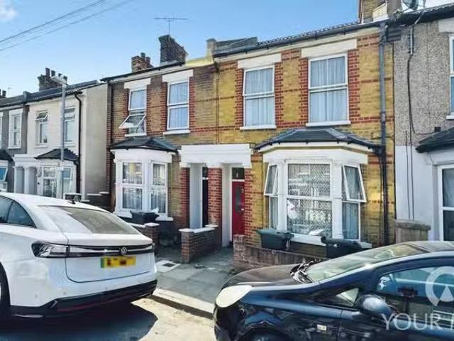 3 bedroom terraced house for rent in Havelock Road, Gravesend.