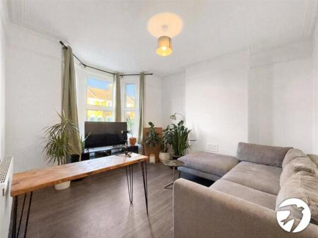 3 bedroom terraced house for rent in Hawstead Road, London, SE6