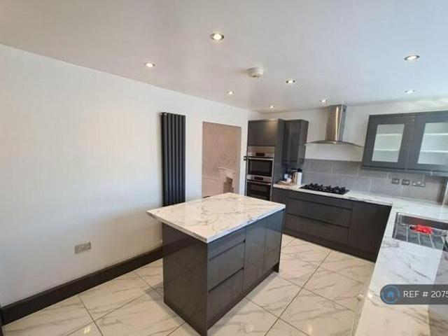 3 Bedroom Terraced House For Rent In Hayes