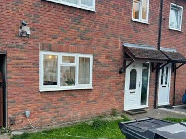 3 Bedroom Terraced House For Rent In Hainault, Essex