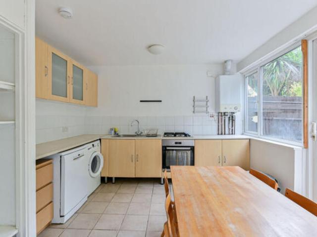 3 bedroom terraced house for rent in Halsmere Road, Camberwell, London, SE5