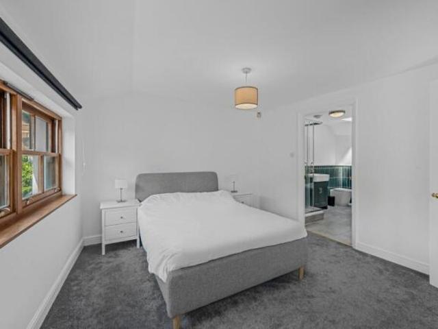 3 bedroom terraced house for rent in Hamilton Court, 10 Weimar Street, SW15