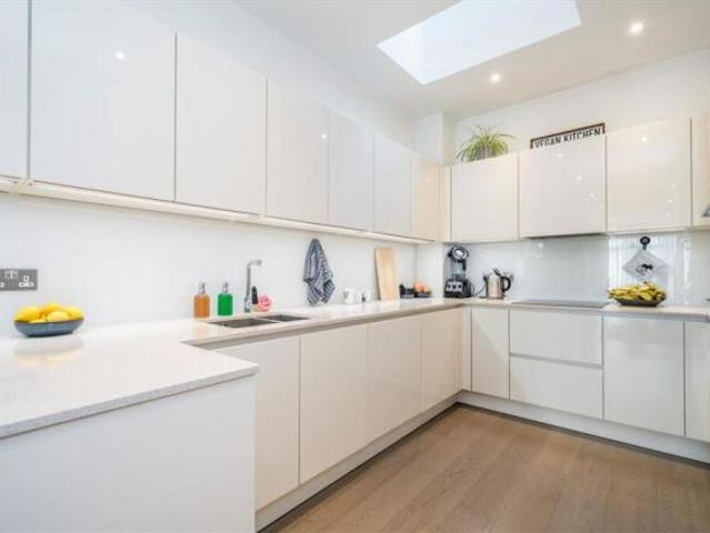 3 bedroom terraced house for rent in Handley Drive, Kidbrooke Village, SE3