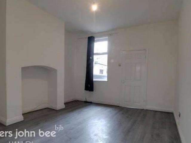 3 bedroom terraced house for rent in Hanley StokeonTrent ST1