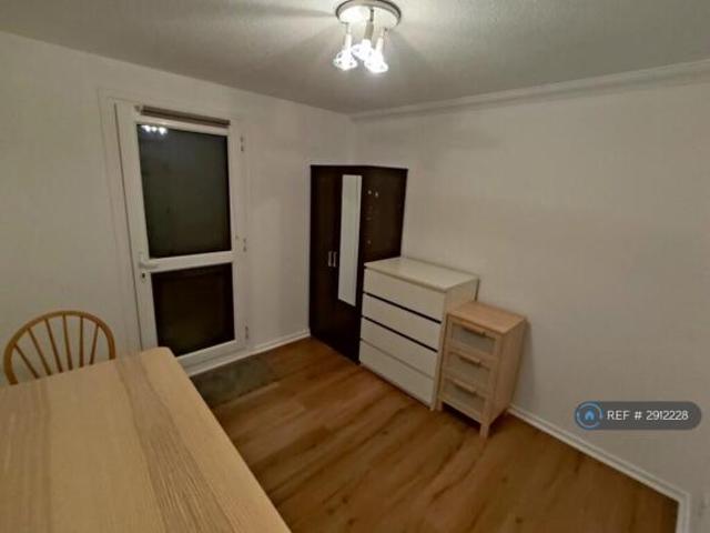 3 bedroom terraced house for rent in Harefield Road, Northampton, NN3