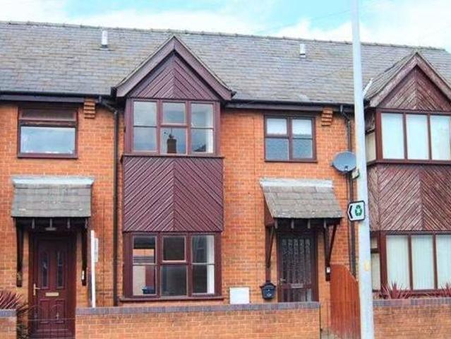 3 bedroom terraced house for rent in Harlaxton Road Grantham NG31