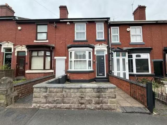 3 bedroom terraced house for rent in Harrison Road, Amblecote.