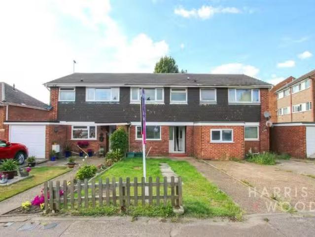 3 bedroom terraced house for rent in Harwich Road, Colchester.