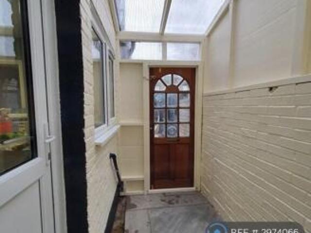 3 bedroom terraced house for rent in Hartington Road, London, E17