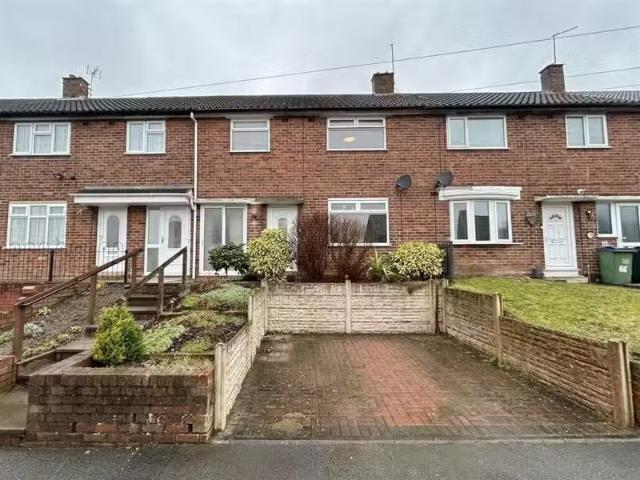 3 bedroom terraced house for rent in Harvington Road, Oldbury.