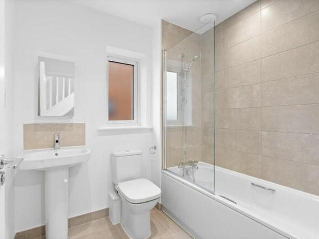 3 bedroom terraced house for rent in Heathcote Street, Dartford, Kent, DA2