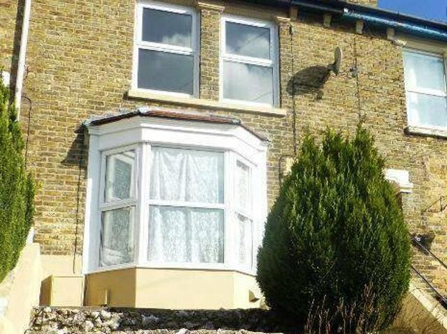 3 bedroom terraced house for rent in Heathfield Avenue Dover CT16