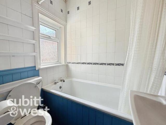 3 bedroom terraced house for rent in Heidelberg Road Southsea PO4