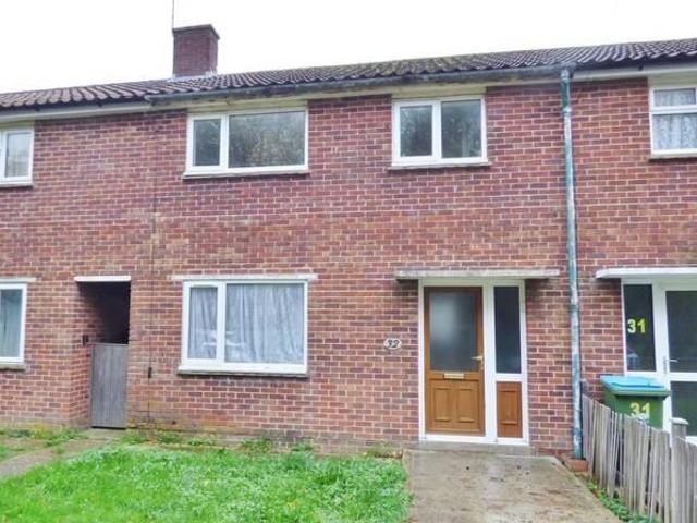 3 bedroom terraced house for rent in Helyers Green Wick BN17