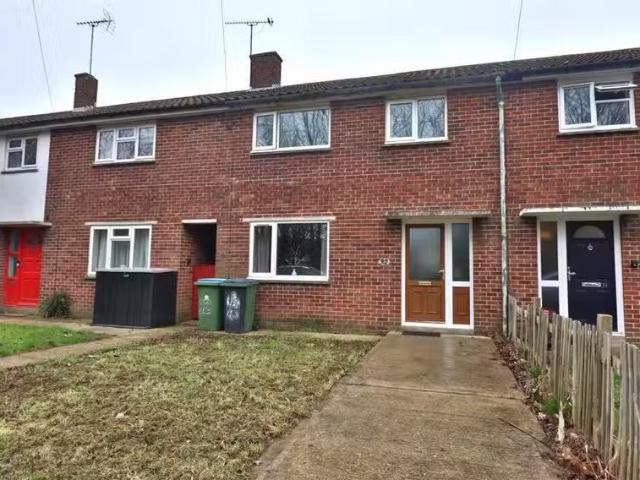 3 bedroom terraced house for rent in Helyers Green, Wick, BN17