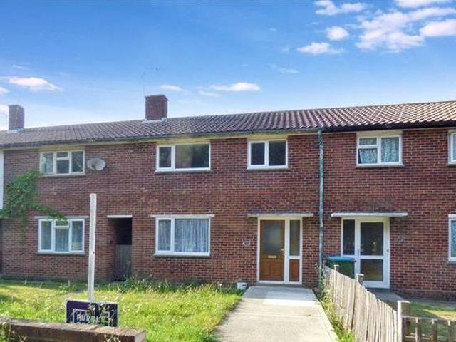 3 bedroom terraced house for rent in Helyers Green BN17