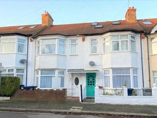 3 Bedroom Terraced House For Rent In Hendon, London