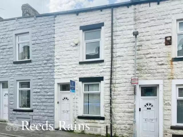 3 bedroom terraced house for rent in Herbert Street, Burnley.