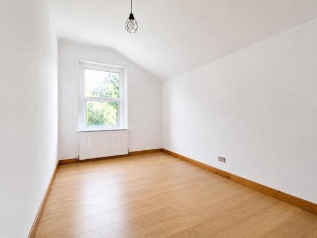 3 bedroom terraced house for rent in Hertford Road, Edmonton, N9