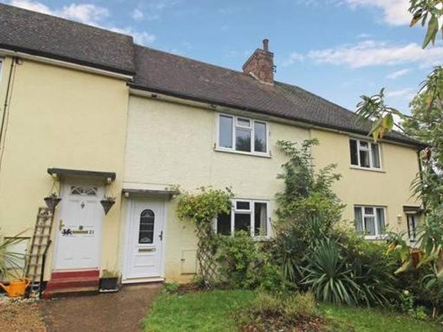 3 bedroom terraced house for rent in Hitchin Road Weston Hitchin SG4