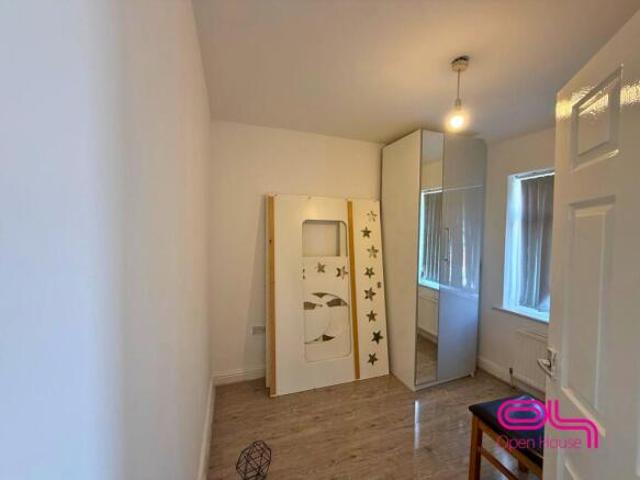 3 bedroom terraced house for rent in Hibernia Street, Bolton, BL3