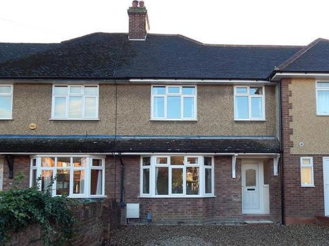 3 bedroom terraced house for rent in High Street Stotfold SG5