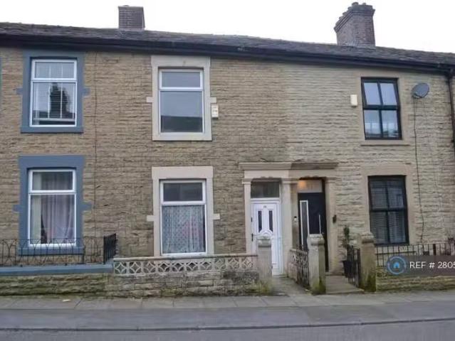 3 bedroom terraced house for rent in Highfield Road, Darwen, BB3
