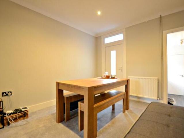 3 bedroom terraced house for rent in Hilcot Road, Reading, RG30