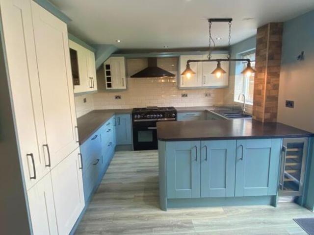 3 bedroom terraced house for rent in Hillgrounds Road, Bedford MK42