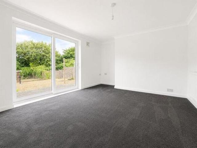 3 bedroom terraced house for rent in Hillsley Road, Paulsgrove, PO6
