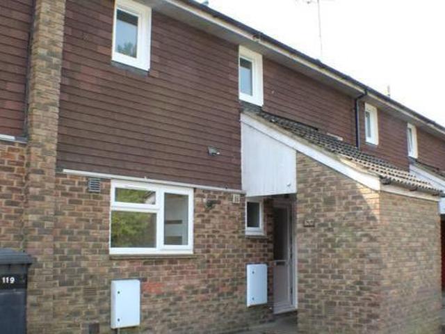 3 bedroom terraced house for rent in Humphrey Park Church Crookham Fleet GU52