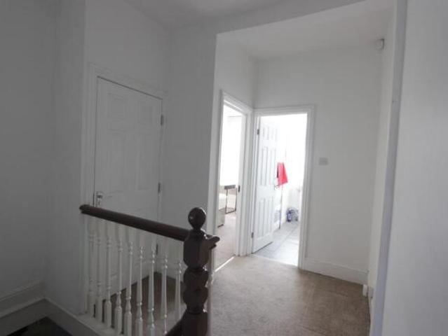 3 bedroom terraced house for rent in Hunter House Road, Sheffield, S11