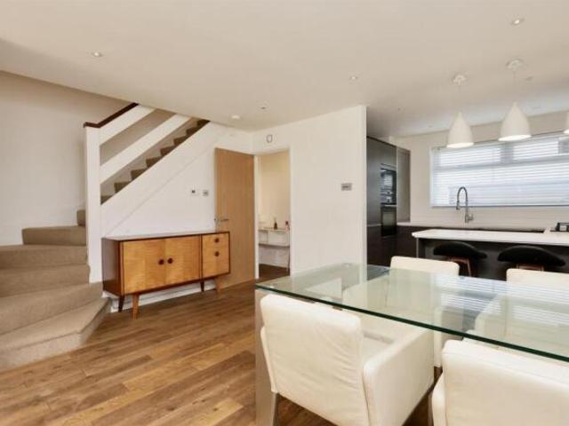 3 bedroom terraced house for rent in Hunters Court, South Gosforth, Newcastle Upon Tyne NE3