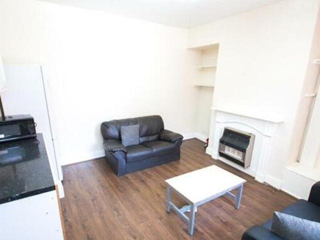 3 Bedroom Terraced House For Rent In Hyde Park, Leeds
