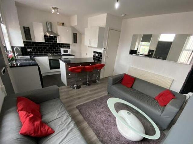 3 Bedroom Terraced House For Rent In Hyde Park,leeds