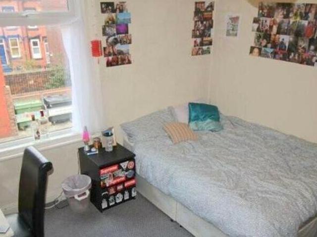 3 Bedroom Terraced House For Rent In Hyde Park
