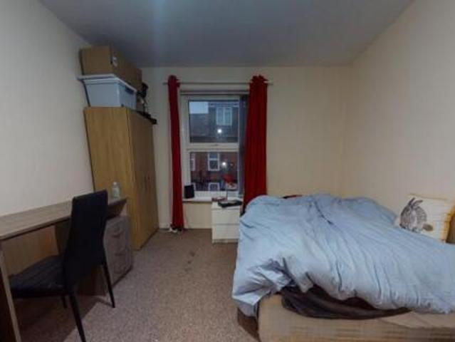 3 Bedroom Terraced House For Rent In Hyde Park