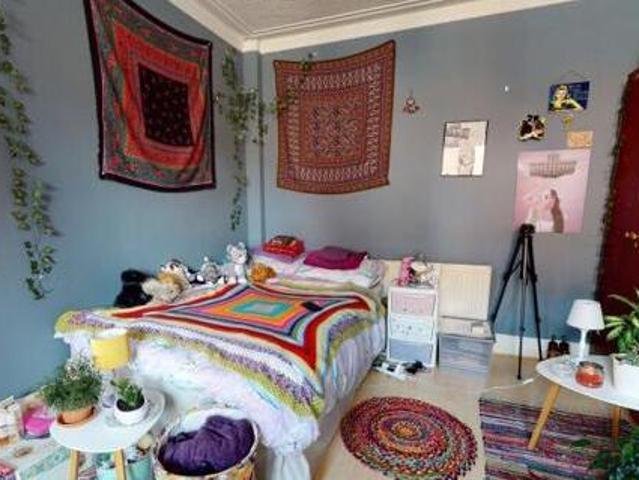3 Bedroom Terraced House For Rent In Hyde Park