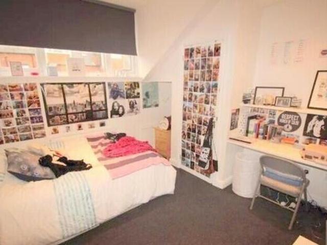 3 Bedroom Terraced House For Rent In Hyde Park