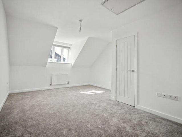 3 bedroom terraced house for rent in Ingram Close, Larkfield, Aylesford, Kent, ME20